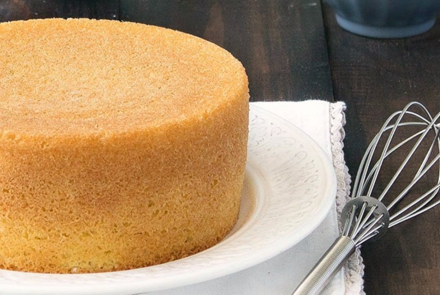 Vanilla Sponge Cake: Perfectly Fluffy & Delicious Recipe